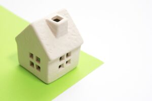 BELS(省エネ性能ラベル)とZEHの違いとは？評価基準や補助金の有無を徹底比較 | AVANTIAコラム